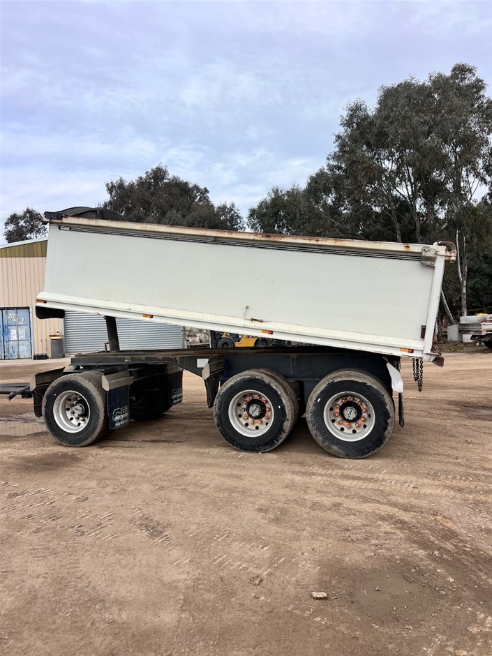 2015 Chris's Body Builders CBBDT-3 Triaxle Tipper Trailer Auction (0006 ...