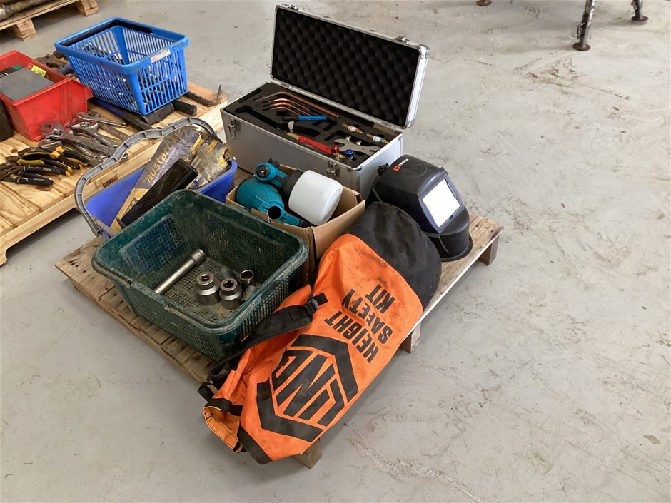 A Pallet of Assorted Welding Equipment Auction (0074-3034734) | Grays ...