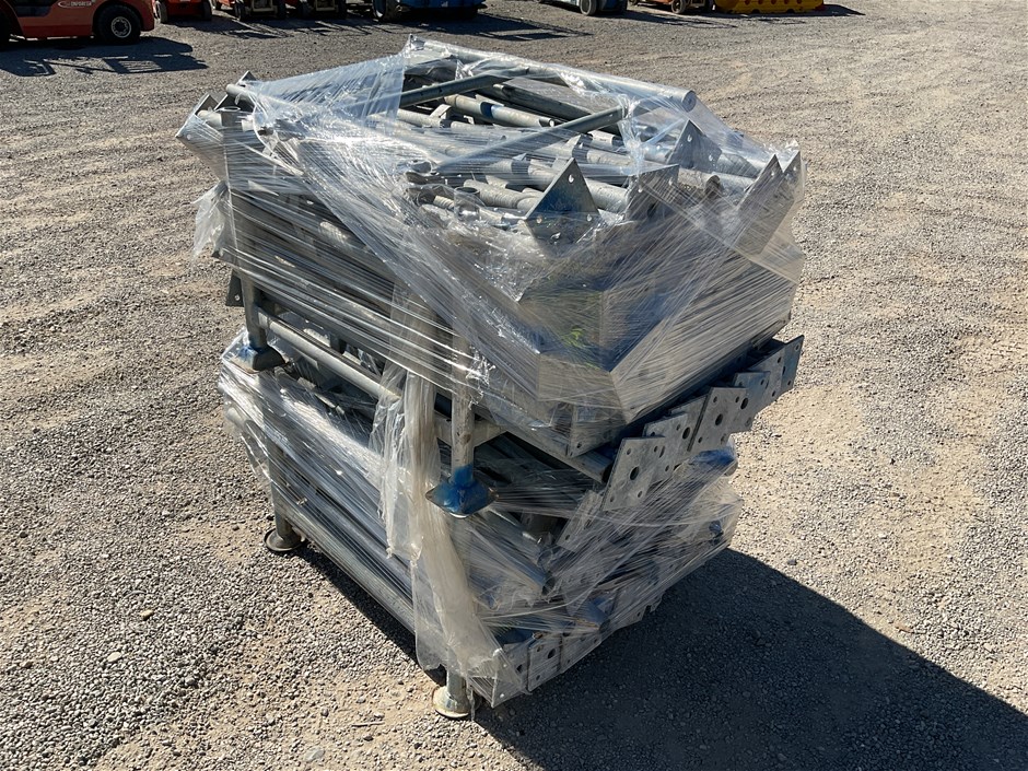 Steel Beam Stands Auction (0373-7059197) | Grays Australia