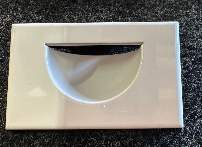 Cable Outlet Reversed Bullnose Wall Plate 200 Pieces Auction (0010 ...