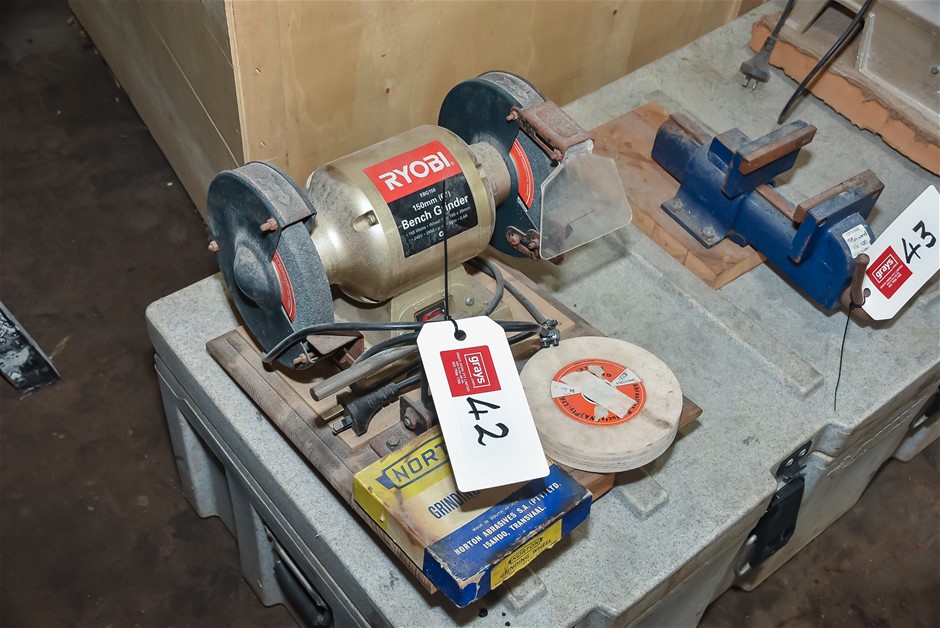 RYOBI EGB150 Bench Grinder Double Ended Auction (0042-5060948) | Grays ...