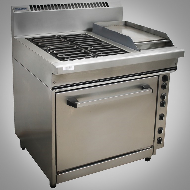Waldorf by sterlec electric 4 burner with 300 hotplate and oven Auction ...