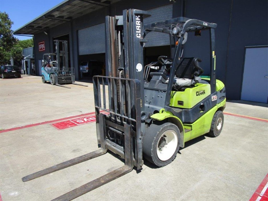 Clark C30 4 Wheel Counterbalance Forklift Container Mast Auction (0030 ...