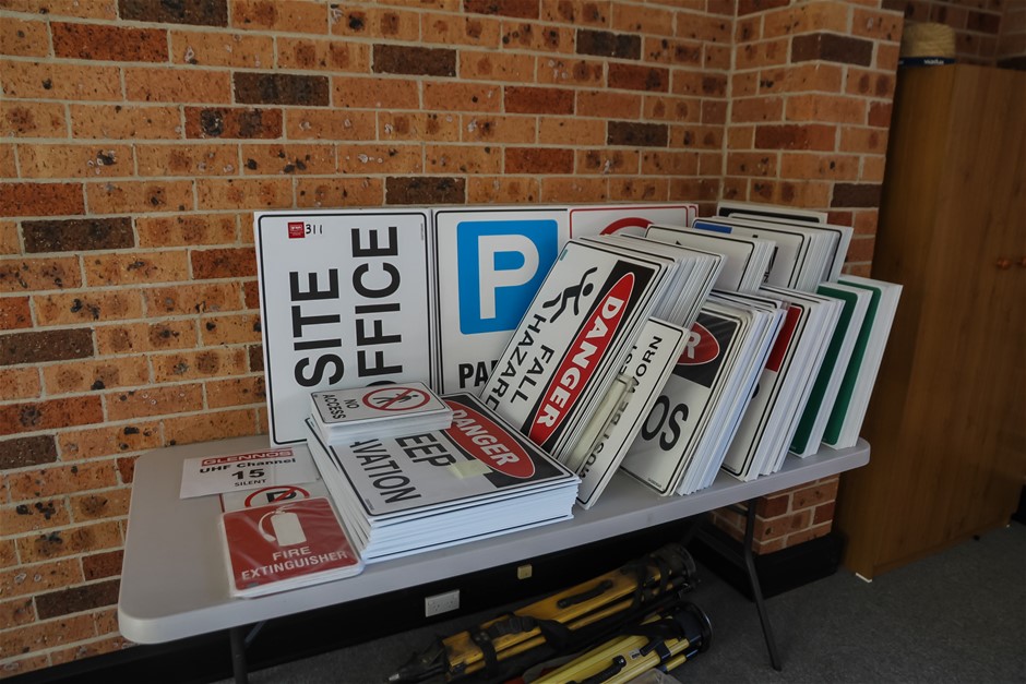 Core Fluted Safety Signage Auction (0311-5061043) | Grays Australia