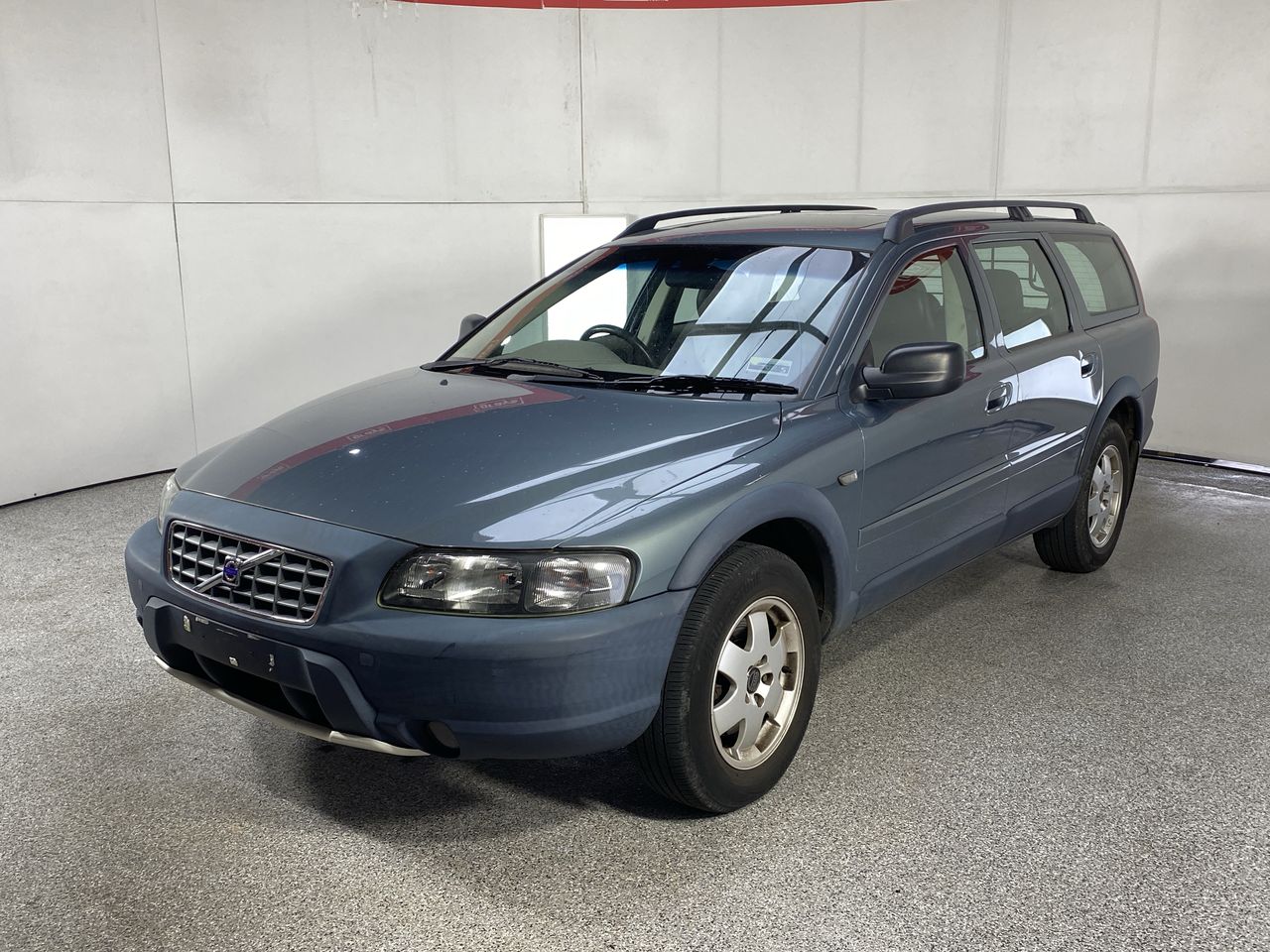 2002 Volvo V70 xc Manual Wagon Auction (0001-60049599) | Grays Australia