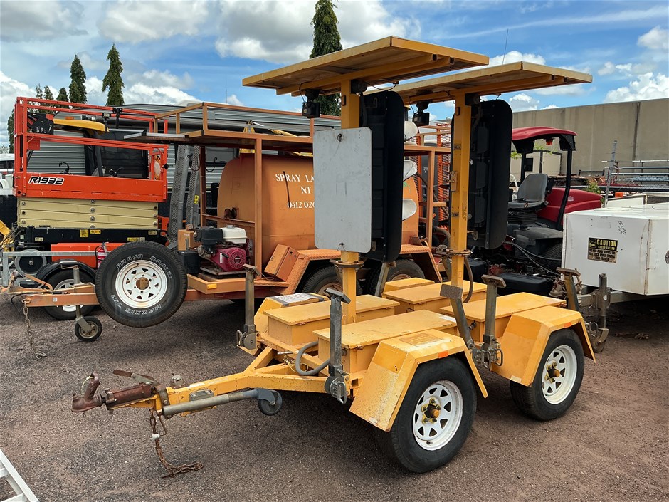 2010 Bartco BTEPTS Tandem Traffic Control Unit Trailer Auction (0012 ...