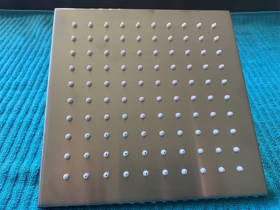 New in Box Shower Head Only, 200mm Square - Qty 1 Auction (0111-3036239 ...