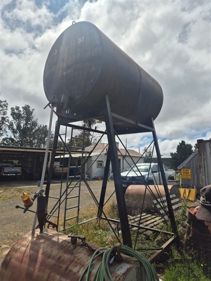 Ex DMR 4500L Fuel Tank on Stand Auction (0079-3036349) | Grays Australia