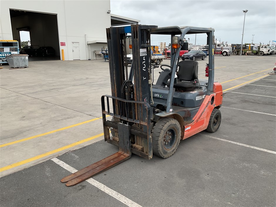 Toyota 62-8FD25 Counterbalance Forklift Auction (0065-7061359) | Grays ...