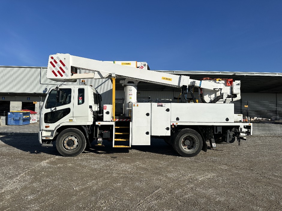 2014 Mitsubishi Fuso Fighter 1627 4x2 EWP & 2013 Hino 500 4x2 Terex EWP